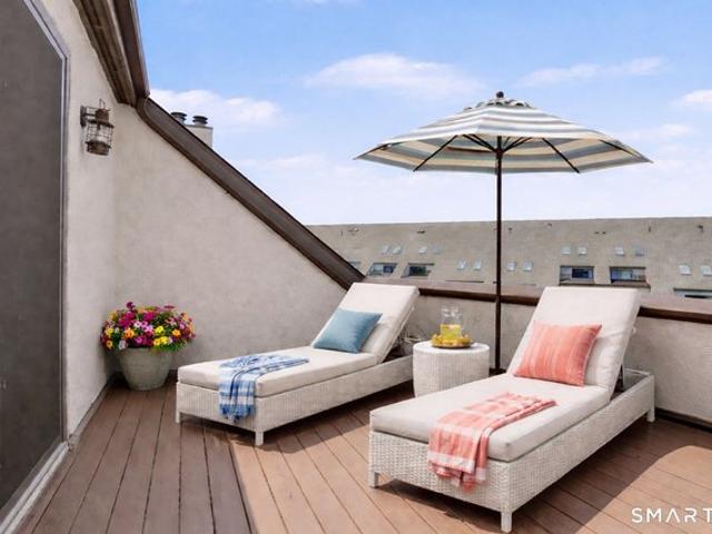 89 Harbor Dr Apt 206, Stamford, CT 06902