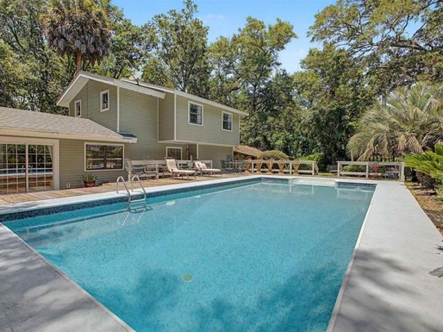 89 Henry Dr, Crawfordville, FL 32327