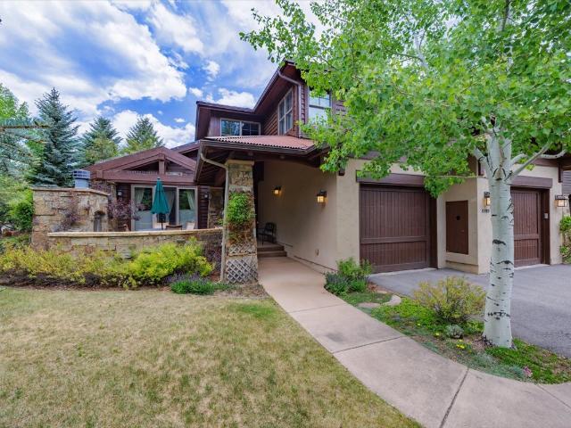 89 Heritage Park Pl, 4 beds, 3 full and 1 half baths