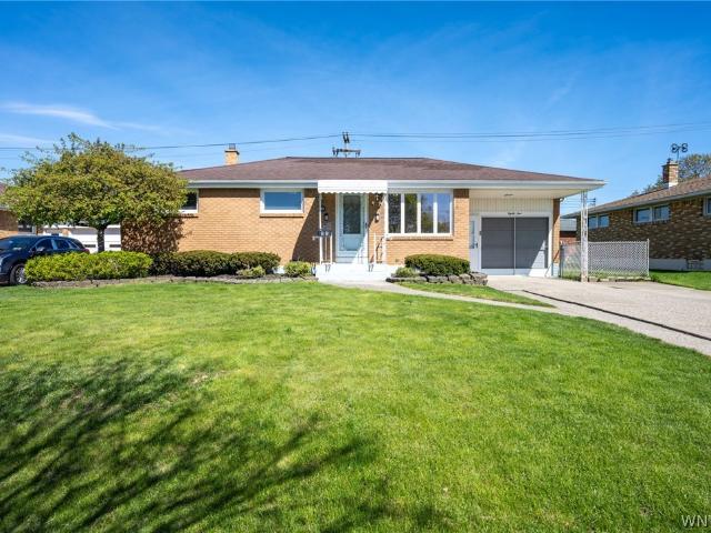 89 Homeworth Parkway