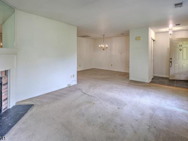 89 Jamestown Rd