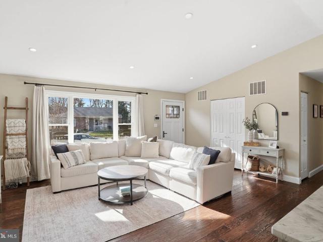 89 Kennedy Drive