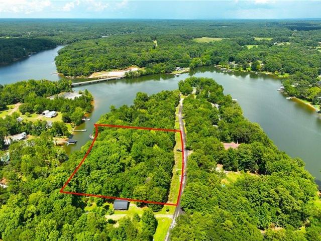 89 Lake Forest Dr, Iva, SC 29655