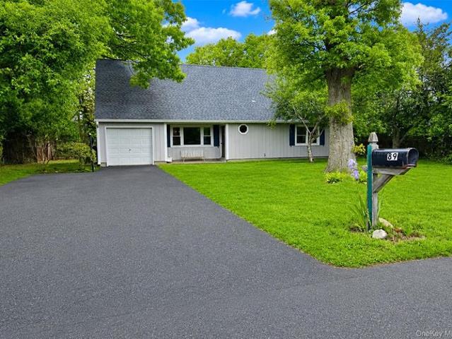 89 Lincoln Ave, Mastic Beach, NY 11951