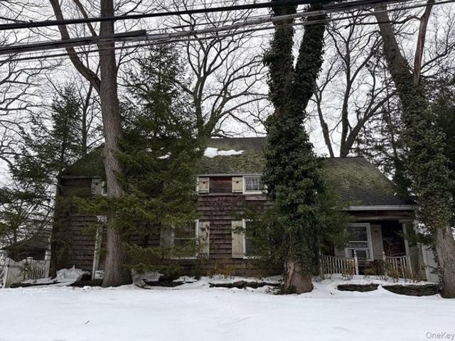 89 Linmouth Rd, Malverne, NY 11565