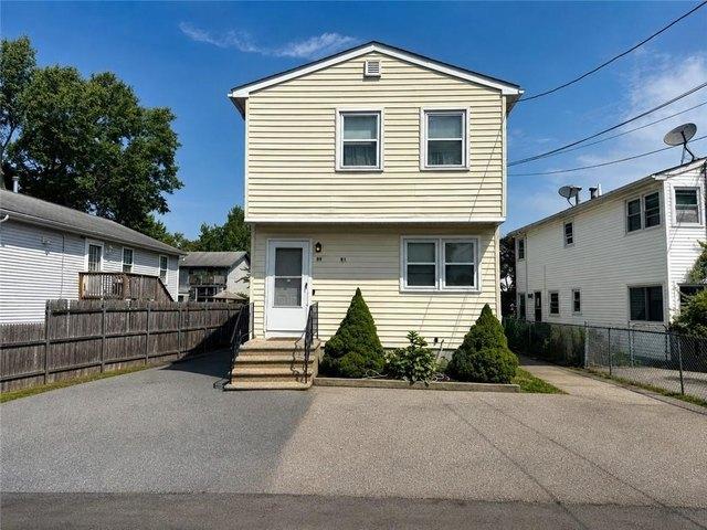 89 Manomet St, Providence, RI 02909