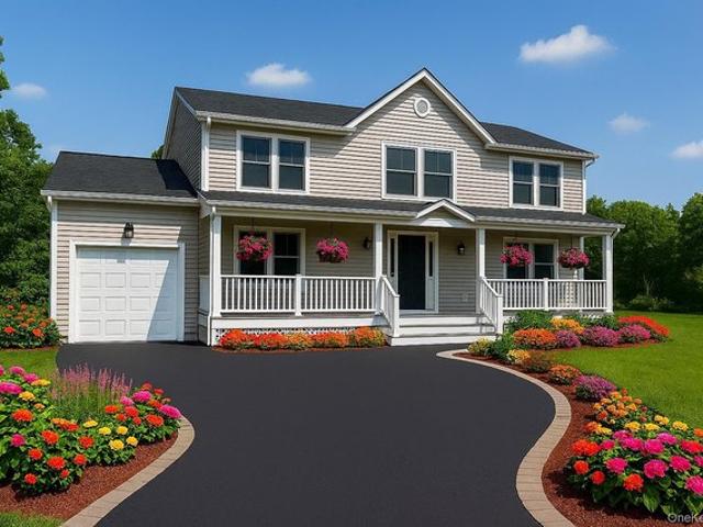 89 Market St, Mastic Beach, NY 11951