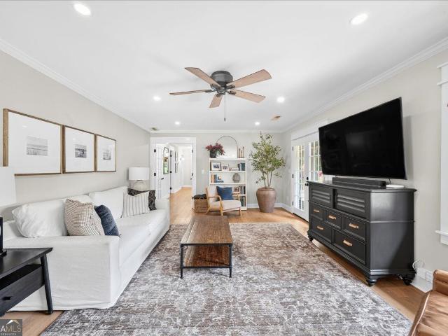 89 Montgomery Street SE