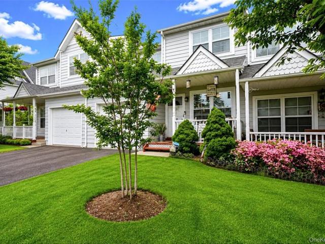 89 Northwood Blvd, Central Islip, NY 11722