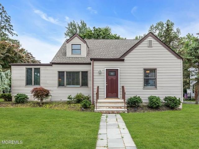 89 Oak Hill Rd, Middletown, NJ 07748