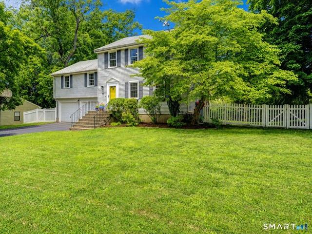 89 Opal Dr, Glastonbury, CT 06033