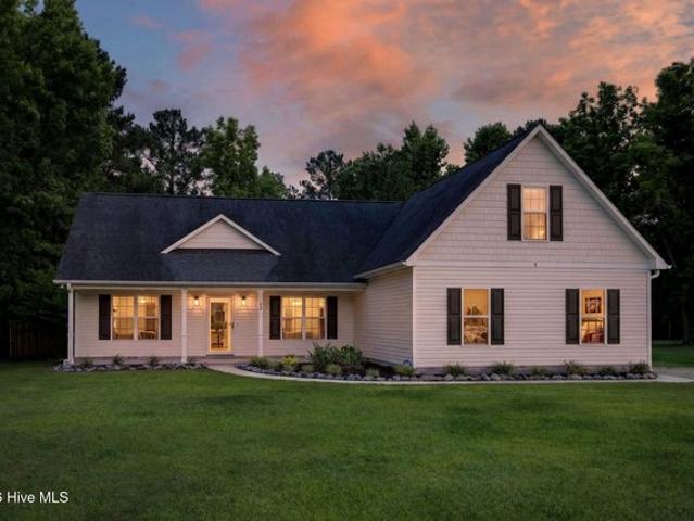 89 Over St, Burgaw, NC 28425