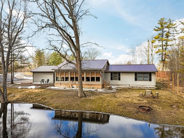 89 River Drive