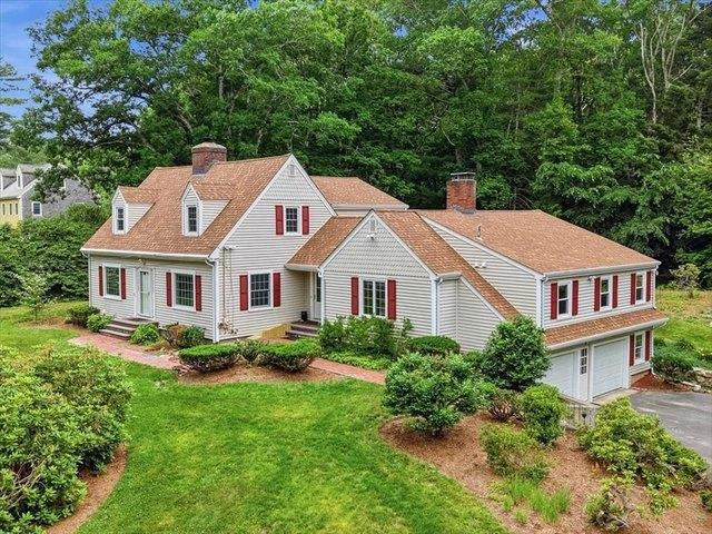 89 River Rd, Hanover, MA 02339