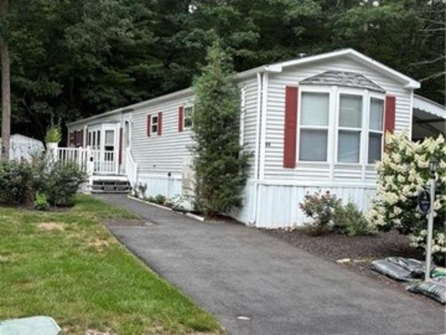 89 Sherwood Valley Ln, Coventry, RI 02816