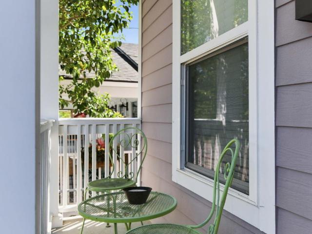 89 Simons Street