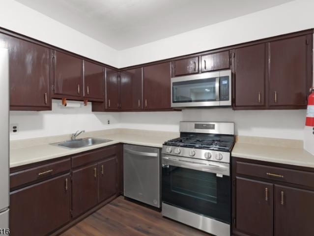 89 Stockton Ct