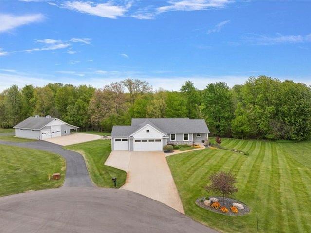 89 Summerwyn Dr SE, Caledonia, MI 49316