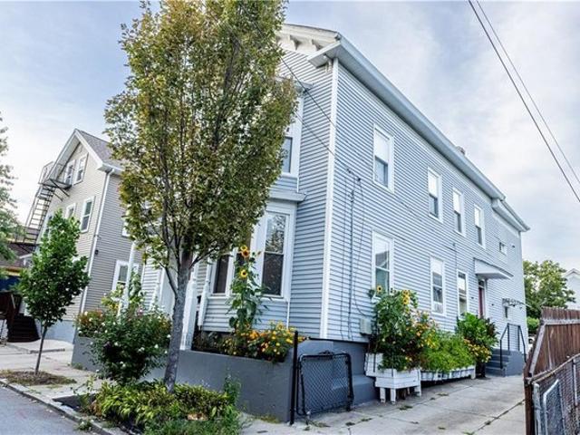 89 Superior St, Providence, RI 02907