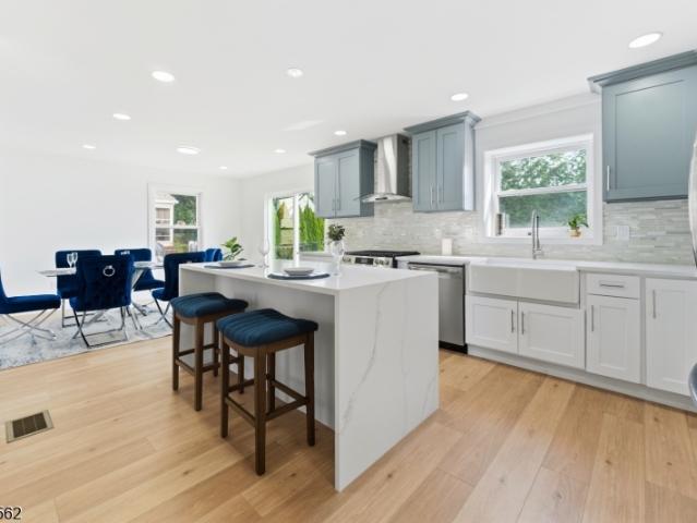 89 Susan Ct