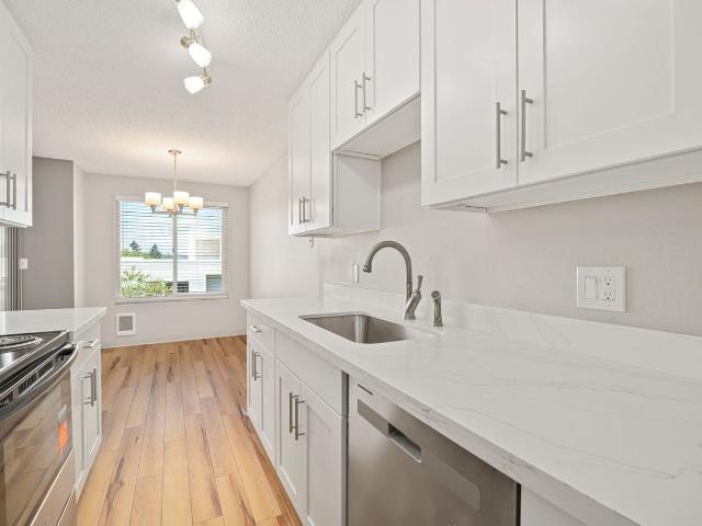 89th Building 1 Bedroom Apartment for Rent at 2015 Ne 89th St, Seattle, WA 98115 Maple Leaf