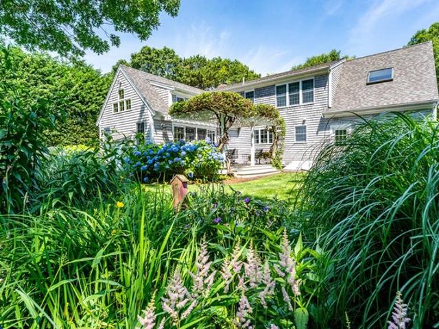 8 Macandrew Dr, Dennis, MA 02638