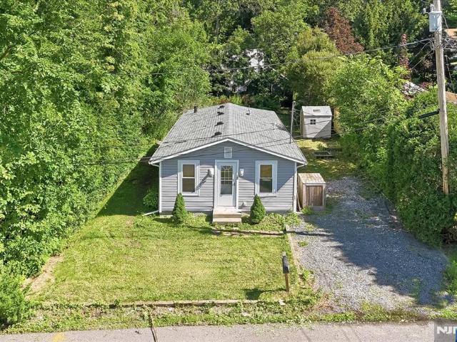 8 Madelyn Avenue