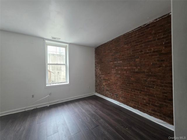 8 Main Street 1