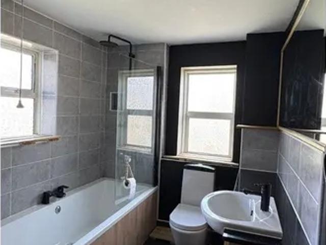 8 Main Road, London, BR5 3HL, United Kingdom | 2 bed townhouse for rent #167779976 | Rentberry
