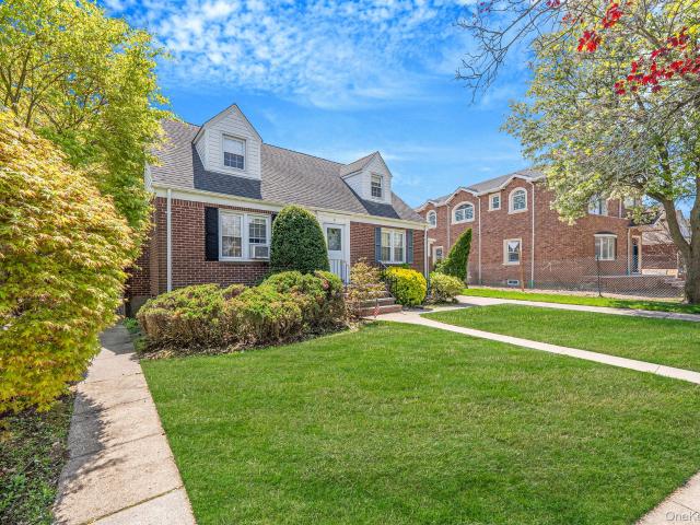 8 Maple Lane