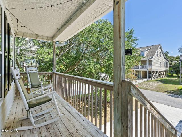 8 Maritime Drive
