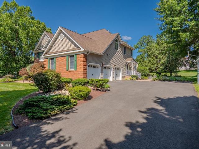 8 Marian Drive