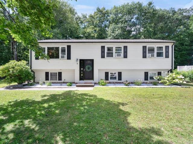 8 Matthew Ln, Windsor, CT 06095