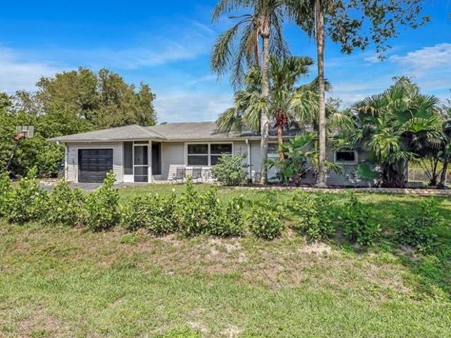 8 McArthur Ave, Lehigh Acres, FL 33936