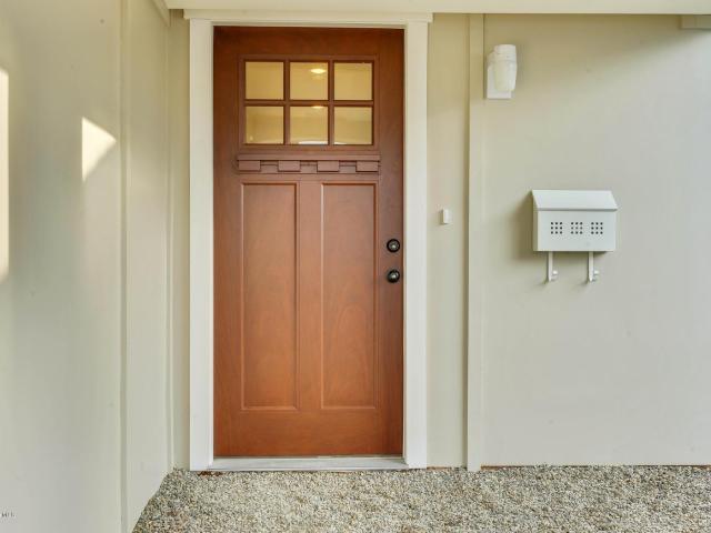 8 Meadow Avenue