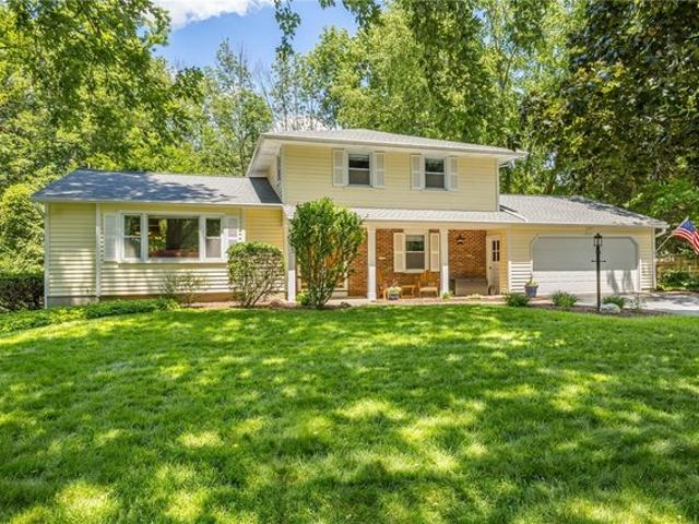 8 Meeting House Rd, Fairport, NY 14450