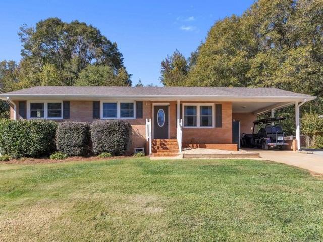 8 Melody Ln, Greenville, SC 29617