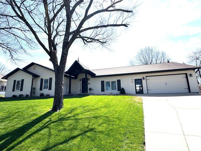 8 Midview Dr, Kimberling City, MO 65686