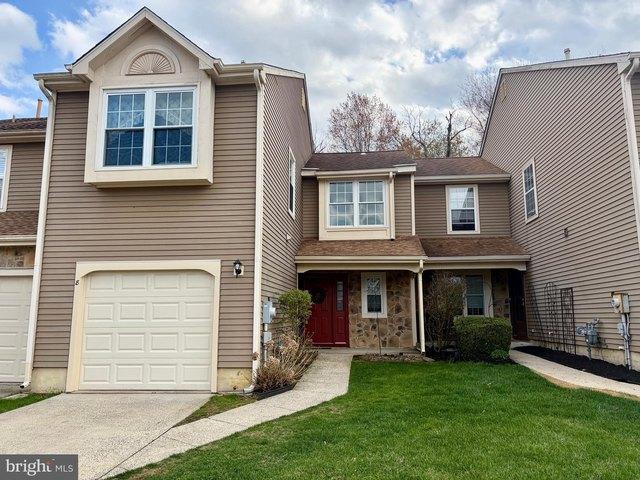 8 Miniver Ct, Mount Laurel, NJ 08054
