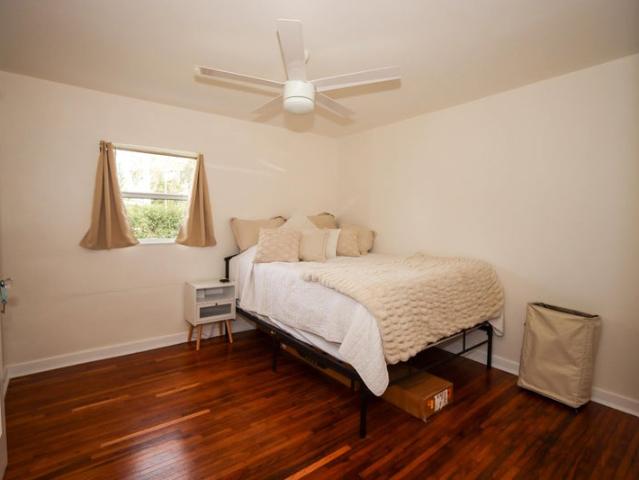 8 MINUTES FROM AIRPORT/HOSPITALS/Downtown