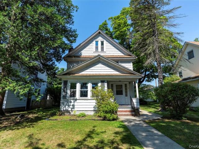 8 Mitchell Ave, Poughkeepsie, NY 12603