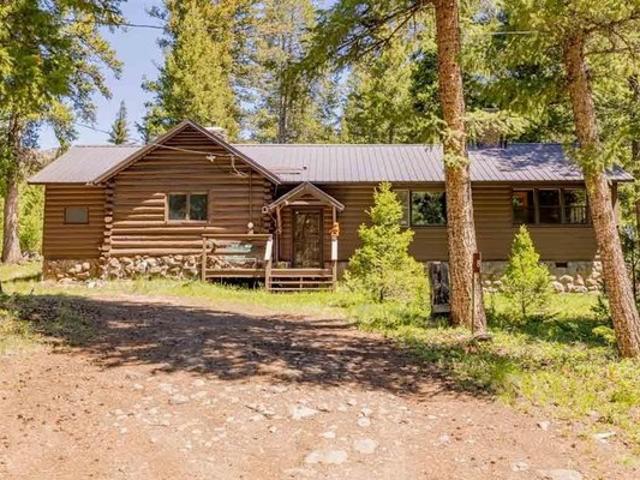 8 Mormon Creek Rd, Cody, WY 82414