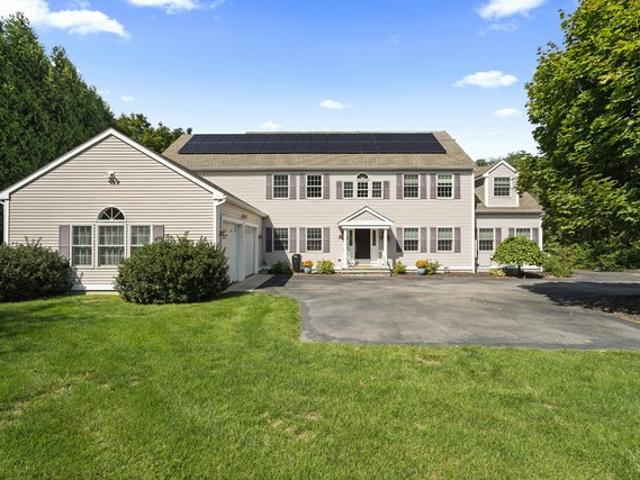 8 Morris Ln, East Lyme, CT 06333