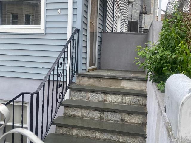 8 Morris Place