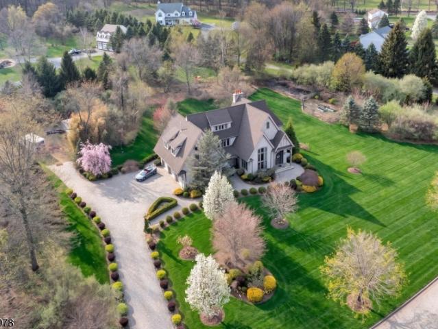8 Mountain Top Dr