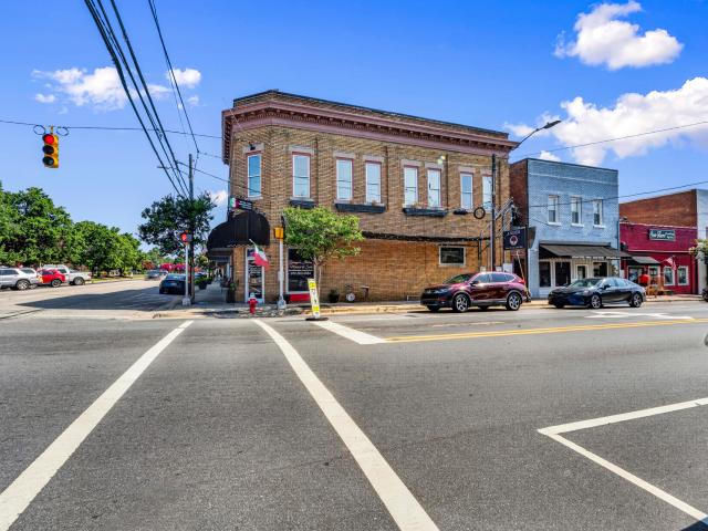 8 N Broad Street