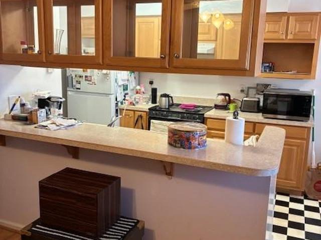 8 N Gawain WAY