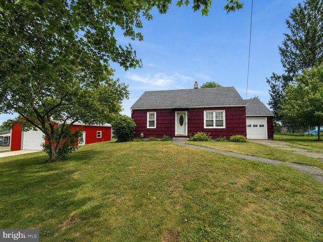 8 N Oak St, Kane, PA 16735
