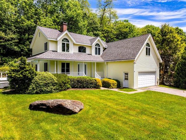 8 N Lewis Ave, Camden, ME 04843