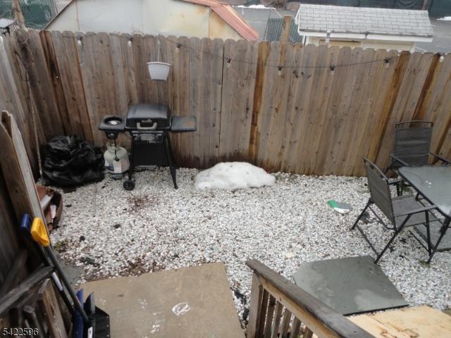 8 N Salem St